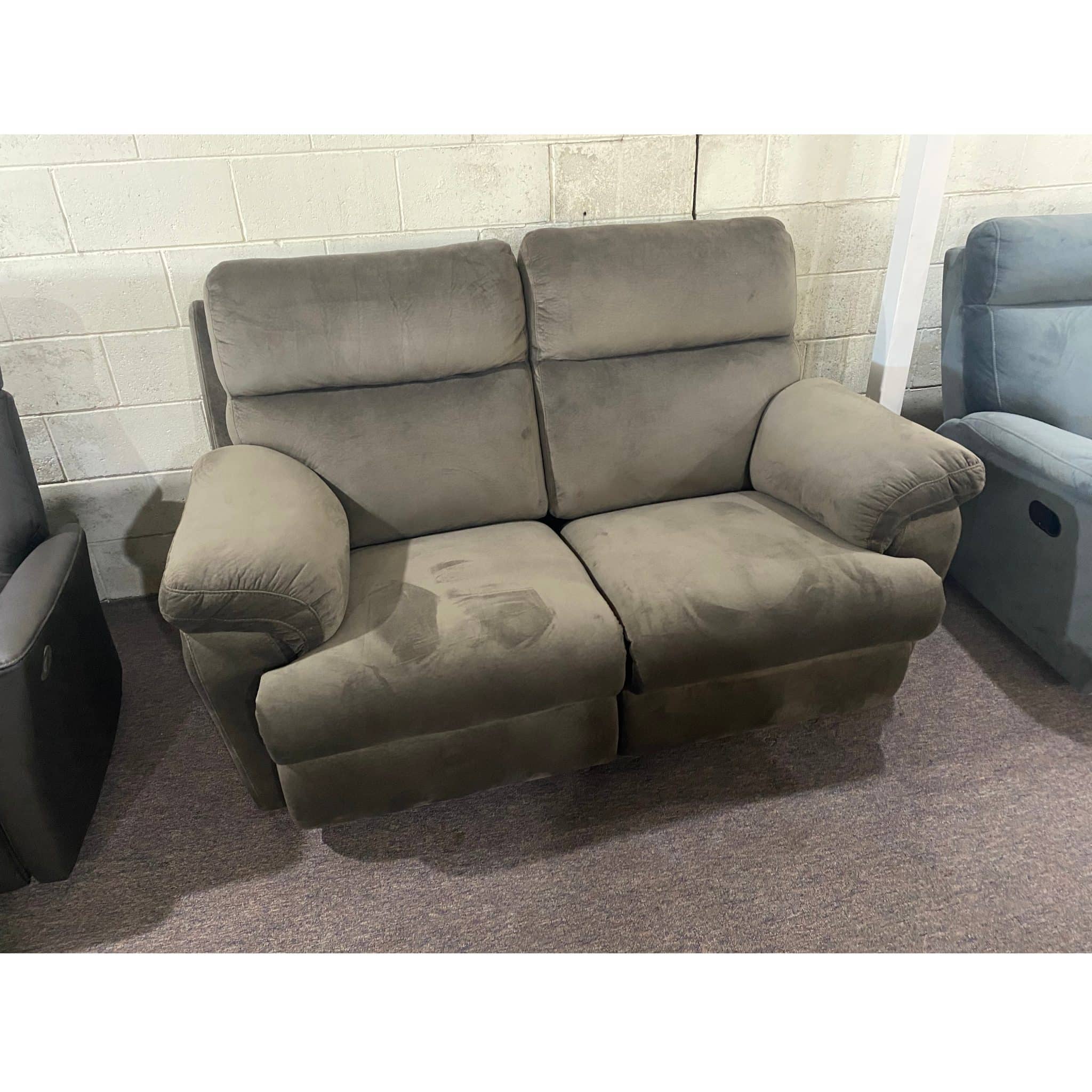 Chesterfield | Sofa | Brisbane | Gold Coast | Devlin Lounges